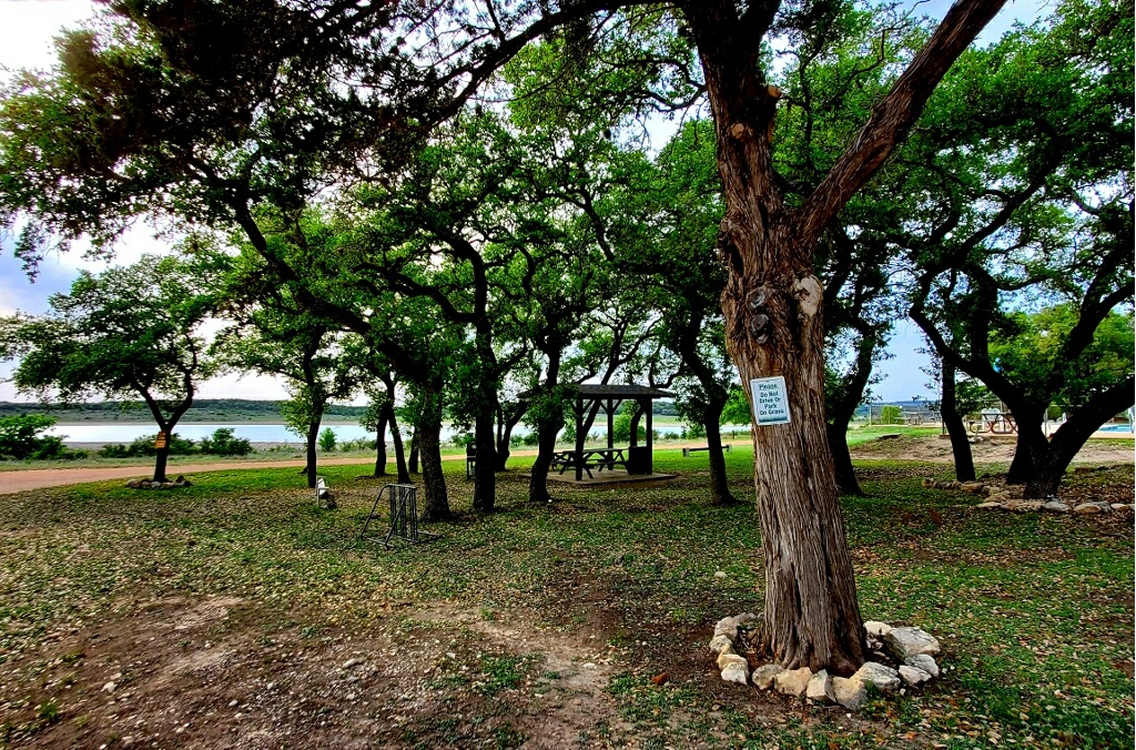 Picnic Areas - Lake Pointe RV and Condo Resort